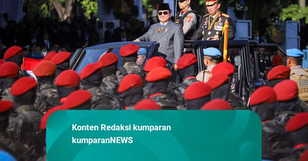 Foto: Prabowo Jadi Inspektur Upacara HUT ke-79 Bhayangkara | kumparan.com